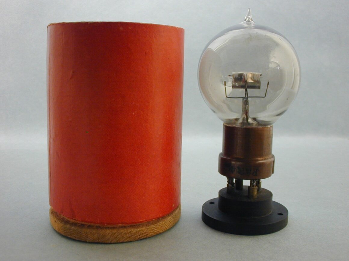 Vacuum Tubes of WW1: France-Britian-US – Vacuum Tube Archive